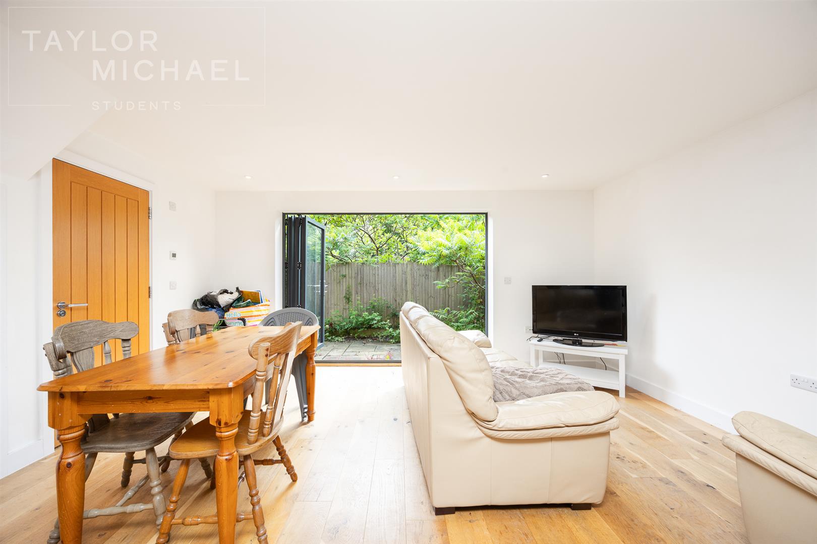 Woodbourne Avenue, Brighton - Taylor Michael